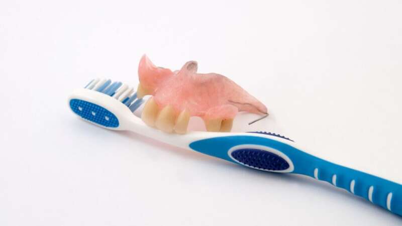 Is a Dental Flipper the Right Option for You? - Swedish Dental: din ...